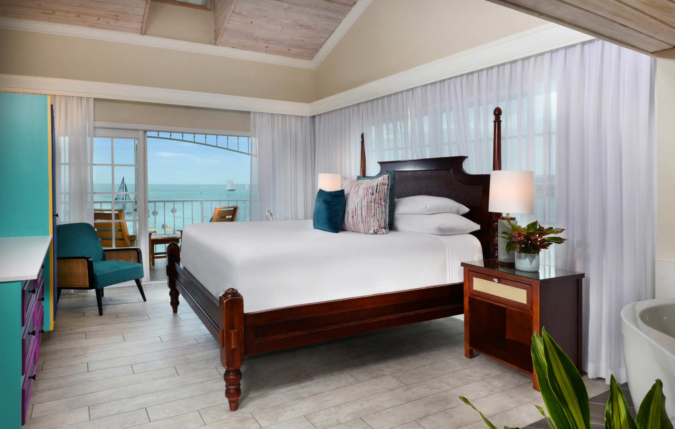 Key West Luxury Resort suites | Ocean Key Resort & Spa